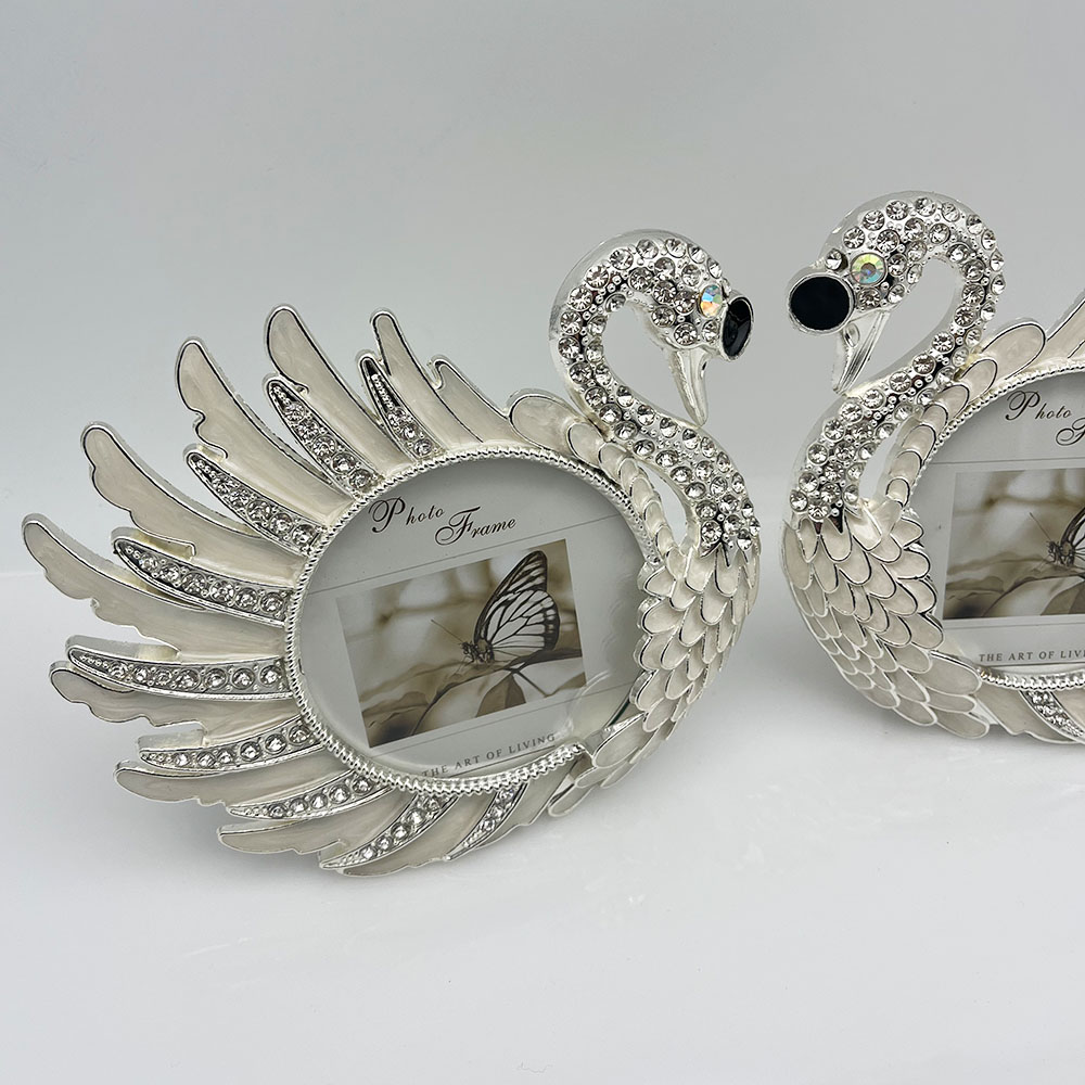 Swan Photo Frame - Creative Power Home Décor